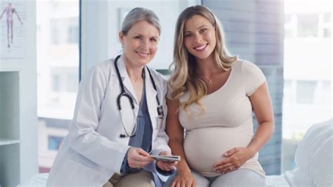 Toma aire antes de saber cuánto gana un obstetra con 10 años de
