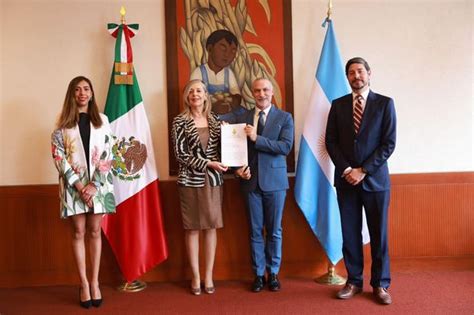 El DG de Protocolo recibió las copias de las Cartas Credenciales de la