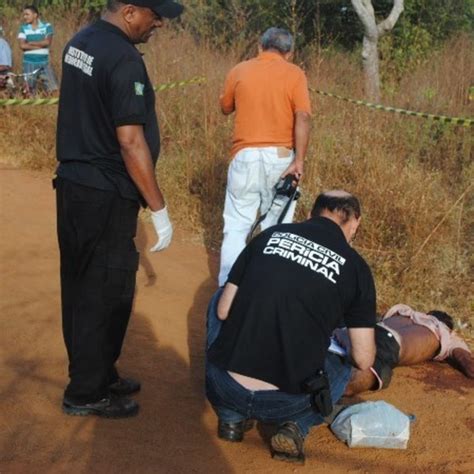 Homem é encontrado morto quase 10 golpes de faca