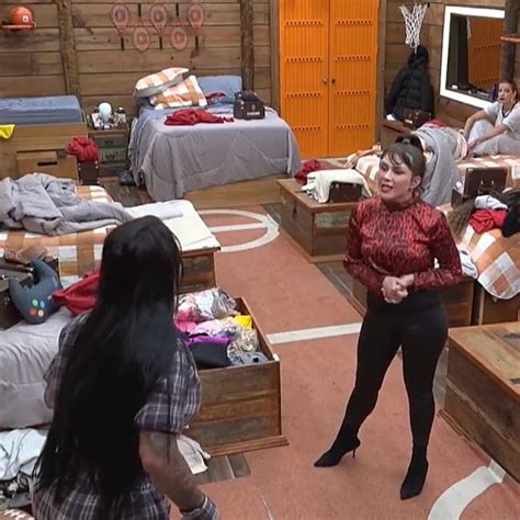 Ap S Forma O Da Ro A Nadja Pessoa Causa Bate Boca Generalizado Em A