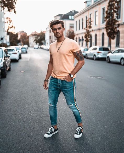 Calça masculina listra lateral Veja inspirações de como usar
