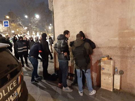 Le Dimanche Je M Exer Ais Inlassablement La Position Du Missionnaire