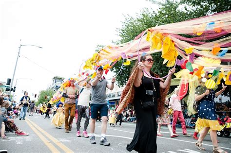 Photos Naked Bikers Kick Off Seattle Summer At The Fremont Solstice