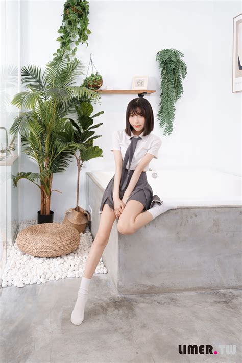 Limerence No Les Pieds Nus Rotiques De L Amateur Hayashi Jk