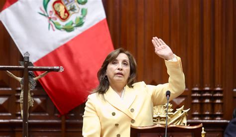 Quién es Dina Boluarte Zegarra la primera presidenta del Perú TierraPura