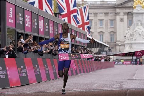 Athlétisme Kiptum remporte le Marathon de Londres avec le 2e chrono de