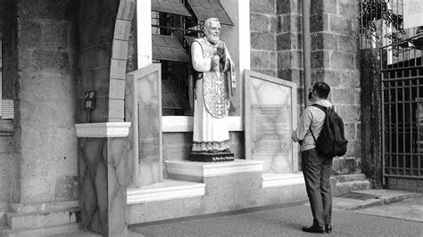Fica Senhor Comigo como rezar essa oração de São Padre Pio