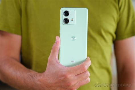 Motorola Edge 40 Neo Review Design Build Quality Handling