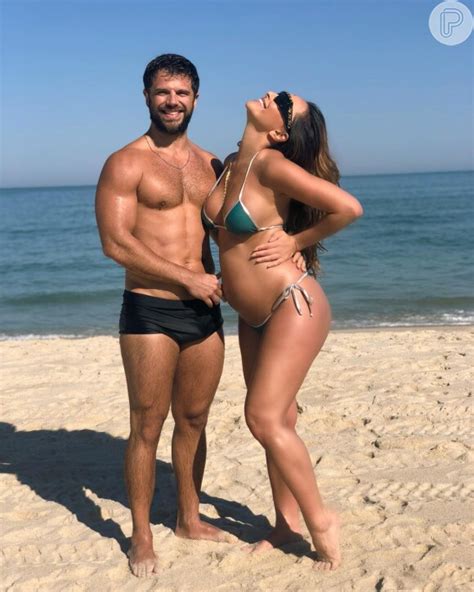 Foto Grávida Sabrina Sato curte praia Duda Nagle neste domingo