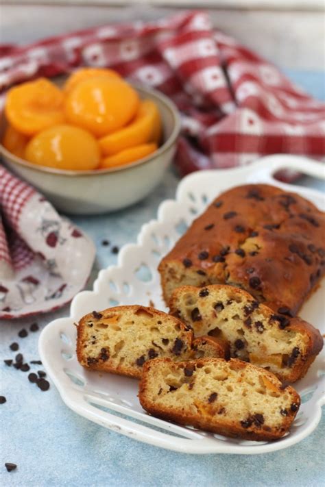 Plumcake Allo Yogurt Con Pesche Sciroppate E Gocce Di Cioccolato Cibo