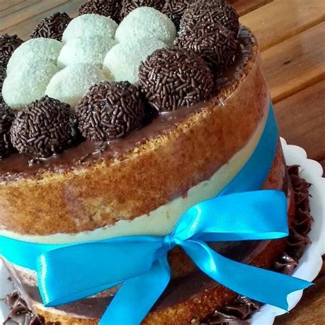 Bolo Presente Naked Cake No Acetato Por Bolo De Colher Confeitaria