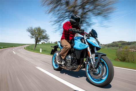 Suzuki Gsx S Vs Suzuki Sv