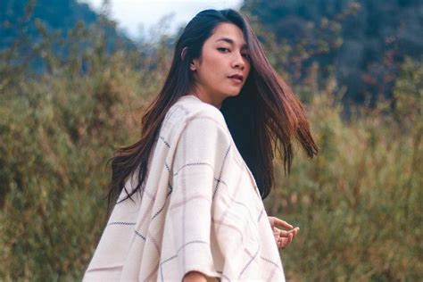 Biodata Dinda Kirana Agama Keluarga Pacar Umur Tinggi Badan IG