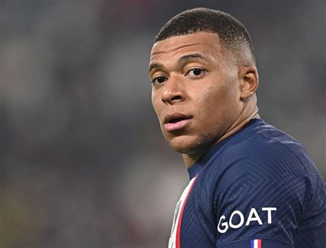 Paris Saint Germain Puts Kylian Mbappé Up for Sale Amid Real Madrid