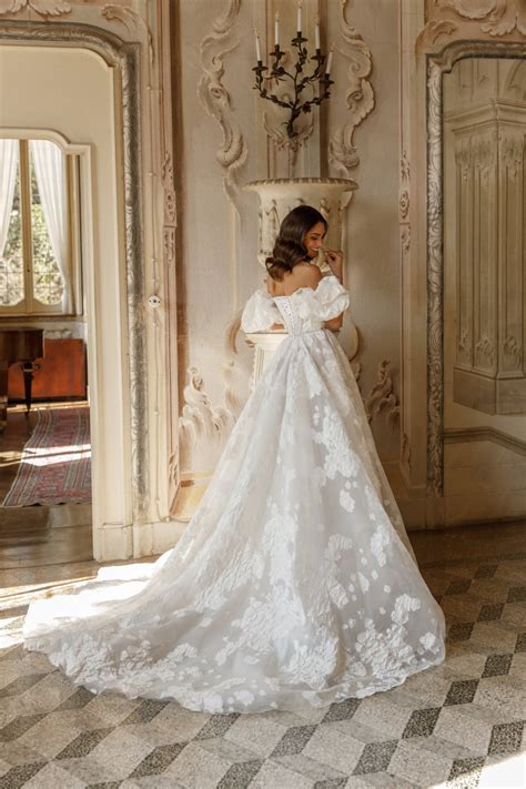 Robe de mariée à manches ballon amovibles Oksana Mukha Paris