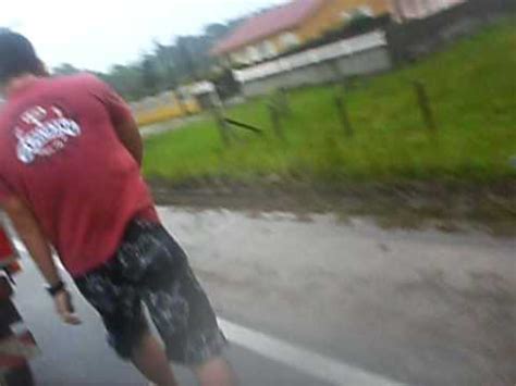 Correndo Mais Rápido que os Carros Na Chuva YouTube