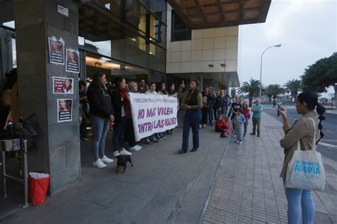 Concentración ante los Juzgados para reclamar Justicia para Romina y