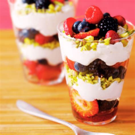 Salada De Iogurte Frutas E Granola Receitas Do Tio