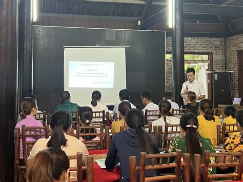 TẬP HUẤN KỸ NĂNG TRUYỀN THÔNG CHĂM SÓC SỨC KHỎE BÀ MẸ VÀ TRẺ EM