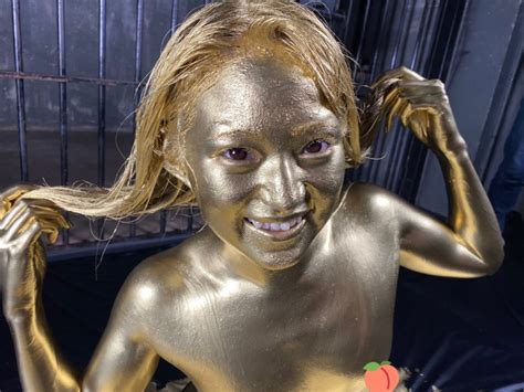 AV Actress Nagisa Mitsuki Covered In Gold Dust For Her Birthday