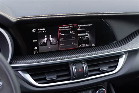 SUR CIRCUIT AVEC LES ALFA ROMEO GIULIA STELVIO QUADRIFOGLIO MY2024