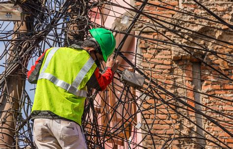 Proposta de uso de postes vai a consulta sem alteração Ponto ISP