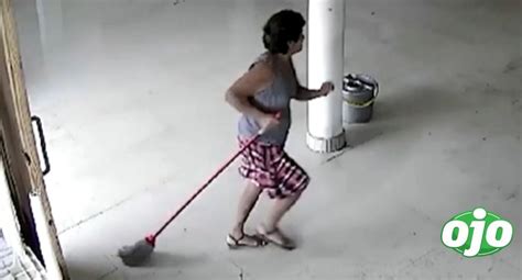 Mujer resulta herida por bala perdida de policía que perseguía a