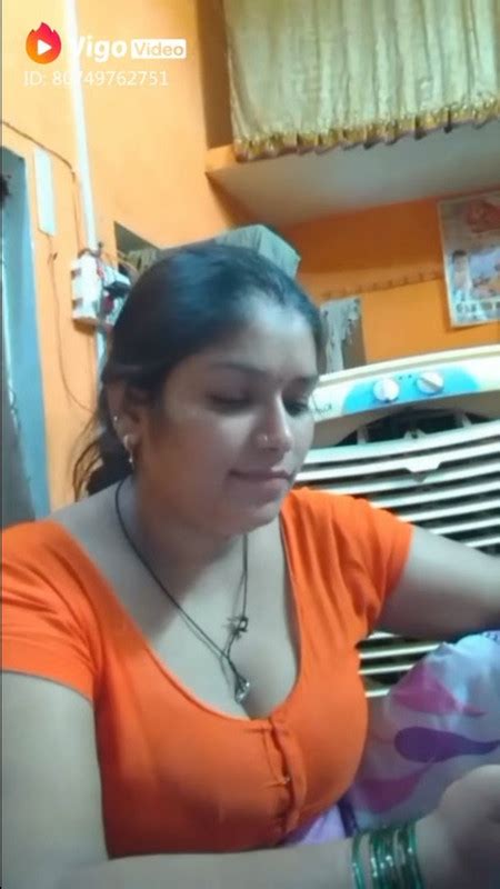 Marathi Aunty Hot Show