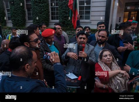 Supporters Of Pakistan Tehreek E Insaf Arrive At Avenfield House Where