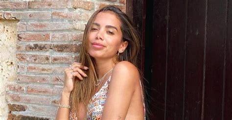 Anitta Posa Biqu Ni Cavado Diferent O E Rouba A Cena Corpa O