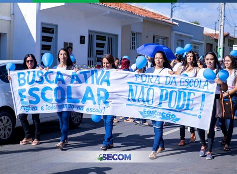 FORA DA ESCOLA NÃO PODE SEDUC REALIZA CAMINHADA SOBRE A BUSCA ATIVA