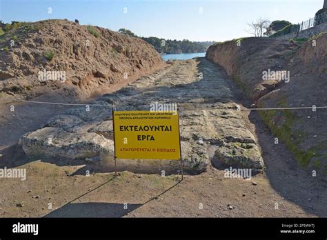 L ancienne voie de Diolkos près du canal de Corinthe Grèce utilisée