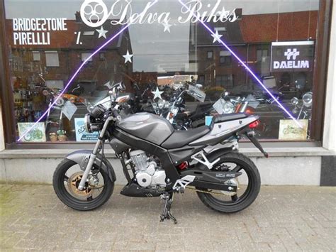 Daelim Naked Bike Moto ZombDrive
