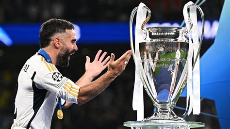 Dani Carvajal y el gesto con su padre en la celebración de la Copa de
