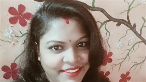 Hello Doston Aap Sabhi Ka Swagat Karti Hun Main Apne Live Mein