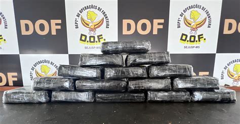 DOF apreende pasta base de cocaína em painel de carro em Dourados