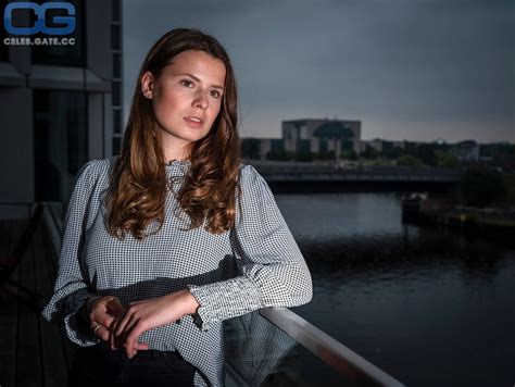 Luisa Neubauer Nackt Nacktbilder Playboy Nacktfotos Fakes Oben Ohne