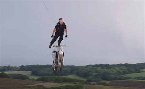 Mission Impossible Will Feature Tom Cruise S Most Dangerous Stunt