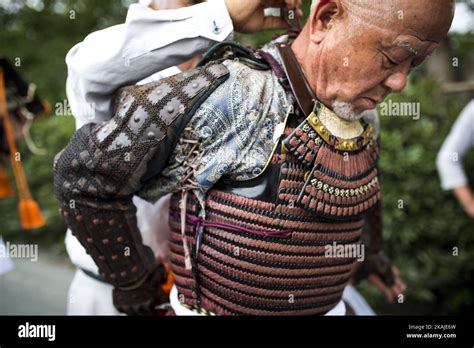 Armadura japonesa de samurai fotografías e imágenes de alta resolución