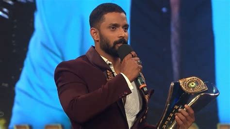 Bigg Boss Kannada 10 Winner Karthik Mahesh Lifts Trophy Takes 50 Lakh