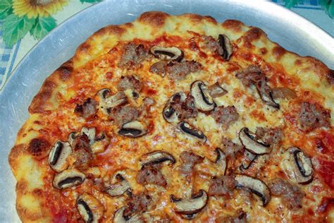 Homemade Sausage And Mushroom Pizza R Food
