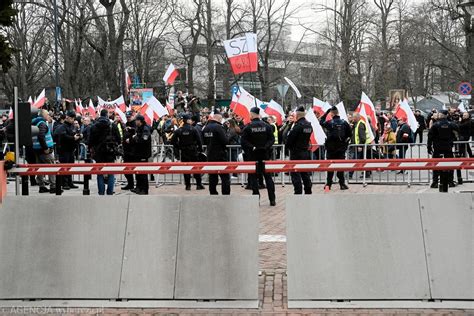 Protest Rolnik W W Warszawie Lutego Tysi Ce Ludzie Centrum By O