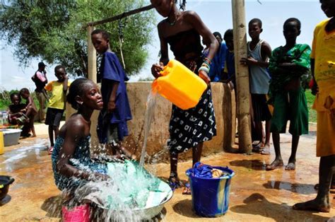 Afrique 36 millions deuros de fonds pour faciliter laccès à leau
