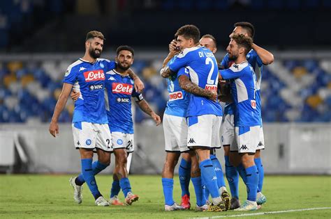 Napoli Tamponi Per La Squadra E Protocollo Per I Tifosi Inizia Il