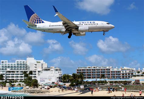 N27722 Boeing 737 724 United Airlines Sveinn Th Sigthorsson