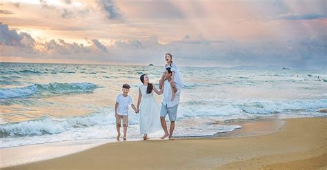 Chia sẻ hình ảnh gia đình đi du lịch với nhiều địa điểm hấp dẫn