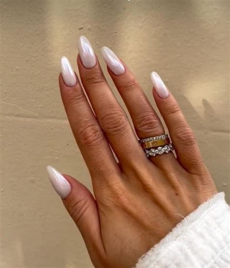 33 Hailey Bieber Glazed Donut Nails Almond Pearl Chrome Nails Pearl