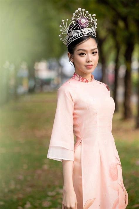 Hoa hậu Thanh Thuỷ dính nghi vấn phẫu thuật thẩm mỹ 2sao