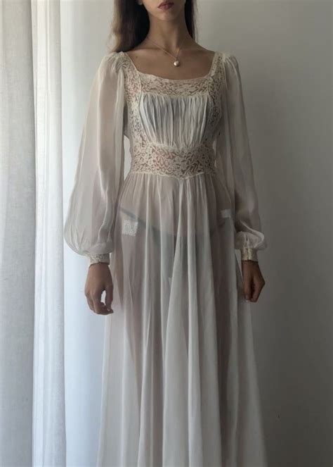 Pin by Iolanda Alves on Salvamentos rápidos Night gown dress Gown