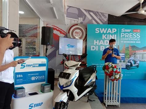 Kolaborasi Swap Indonesia Dan Circle K Hadirkan Motor Listrik Dan Swab